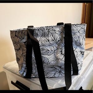 thirty-one Bags | Thirtyone Townsfair Reversible Tote Handbag | Poshmark